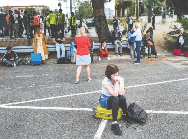French airports evacuated after ‘threats of attack’ - World - DAWN.COM