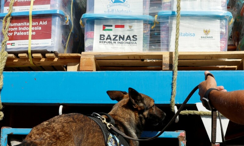 PHOTOS: Israel inspects humanitarian aid trucks headed for Gaza at ...