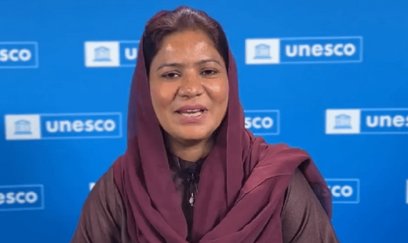 Pakistani teacher wins prestigious award - Pakistan - DAWN.COM