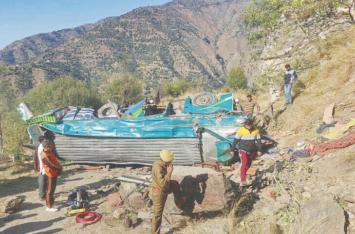 Bus crash leaves 37 people dead in India-held Kashmir - Newspaper ...