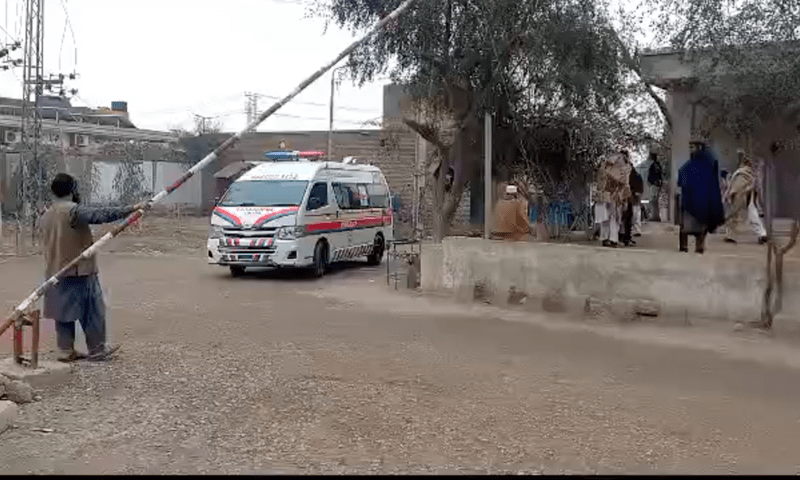 3 cops martyred, 5 terrorists killed after police headquarters comes ...