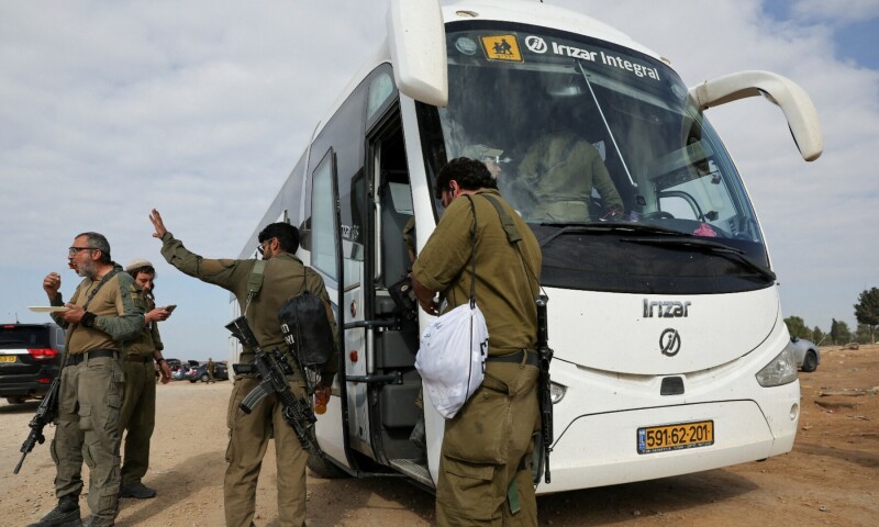 PHOTOS: Israeli soldiers return from ground operation in Gaza - DAWN.COM