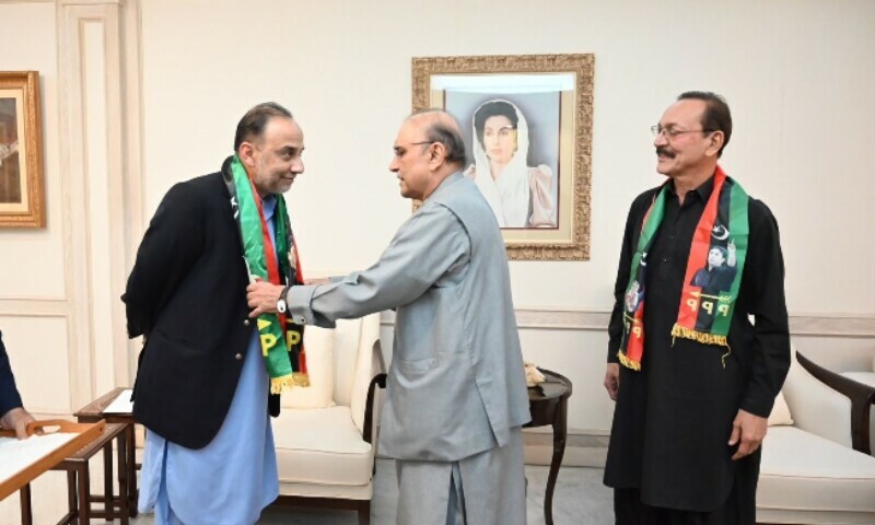 Former MQM members Raza Haroon, Anees Advocate join PPP following ...