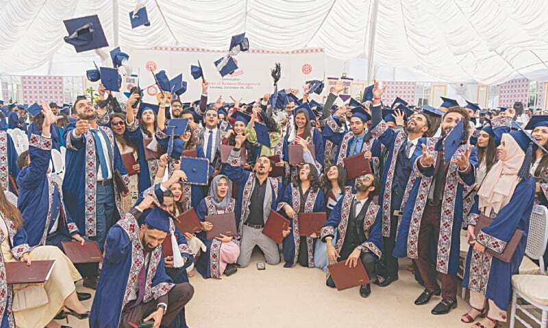 Over 1,400 students awarded degrees at IoBM convocation - Newspaper ...