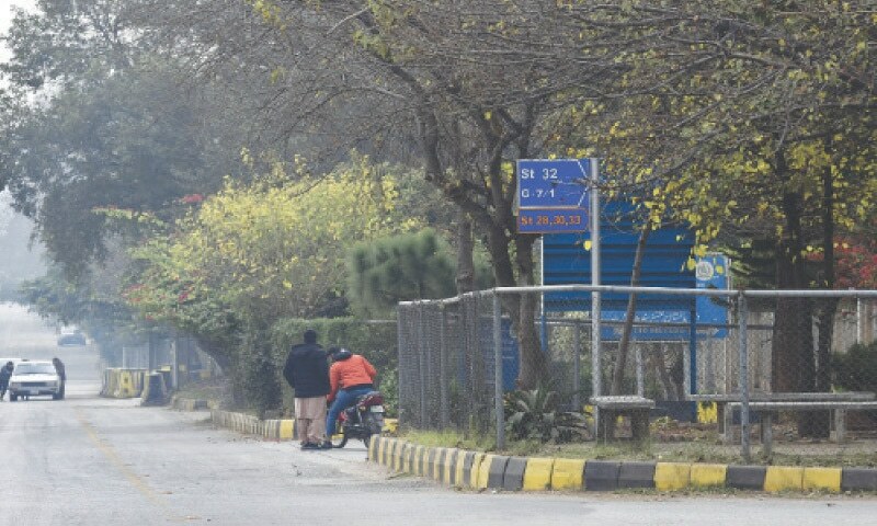 Govt offices encroach on greenbelt, footpath near Islamabad’s Zero ...