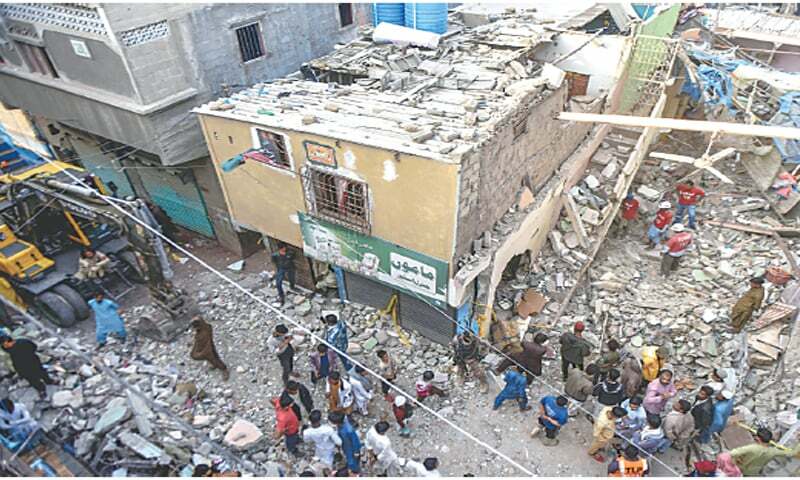 Three die, building collapses in gas cylinder explosion - Newspaper ...