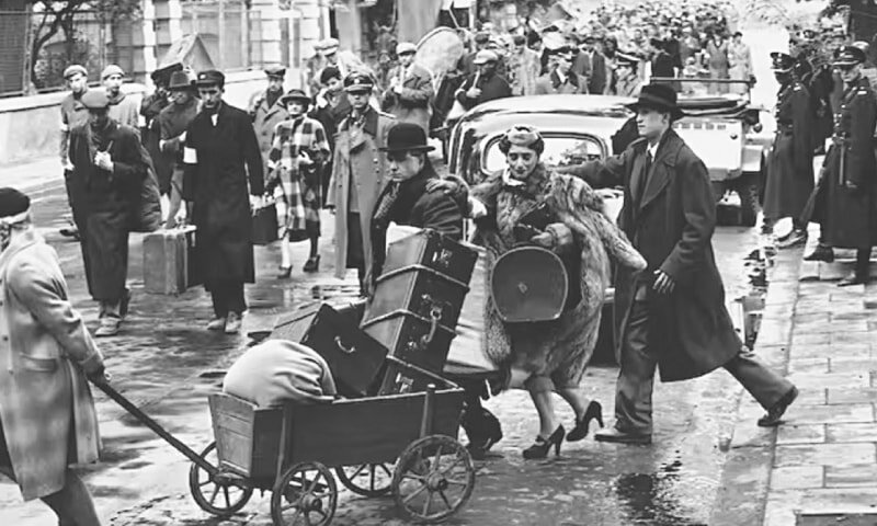 WIDE ANGLE: HOW SCHINDLER’S LIST CHANGED SPIELBERG - Newspaper - DAWN.COM
