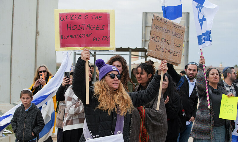Israeli protesters block aid trucks into Gaza - World - DAWN.COM