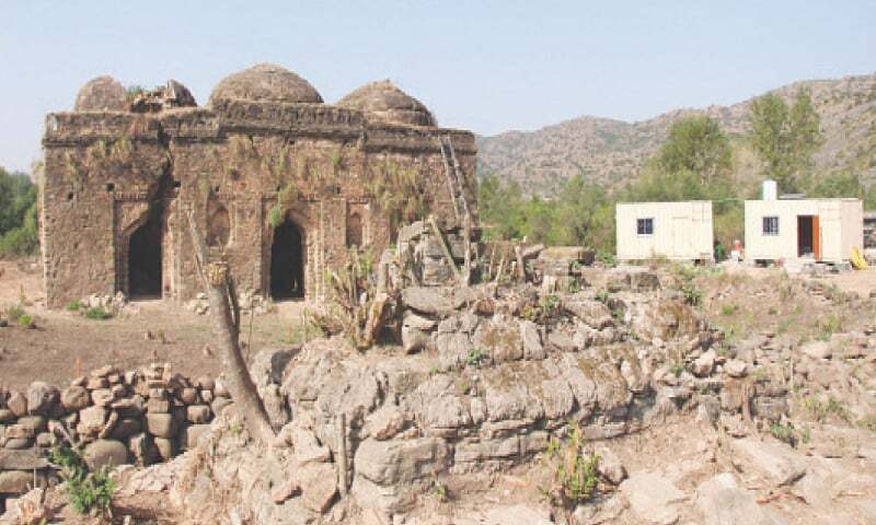 Pharwala Fort on its way to regain lost glory - Newspaper - DAWN.COM