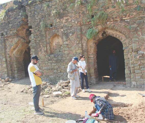 Pharwala Fort on its way to regain lost glory - Newspaper - DAWN.COM