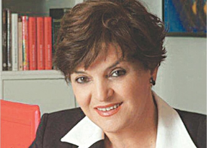 FICTION: BLEEDING AND RESISTING - Newspaper - DAWN.COM
