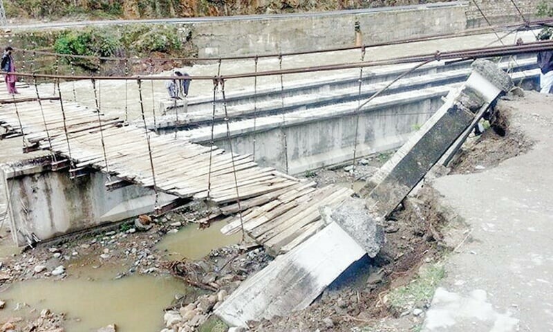 Three drown as wooden bridge collapses in Kohistan - Pakistan - DAWN.COM