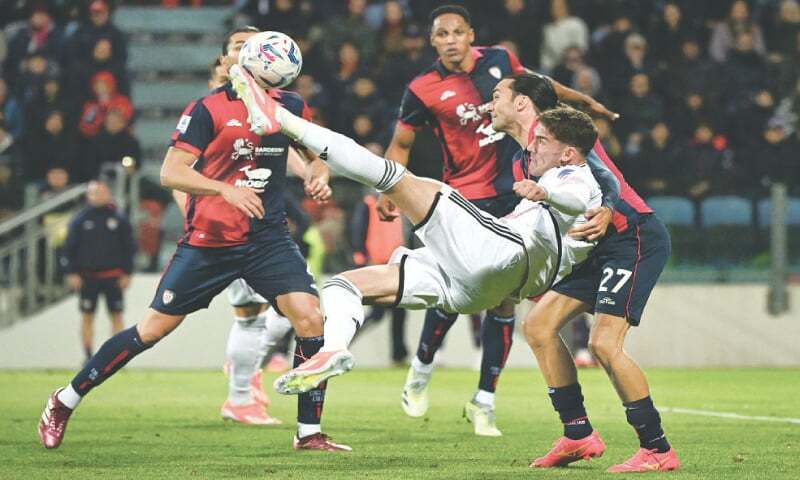 Own goal helps off-form Juve draw at Cagliari - Newspaper - DAWN.COM