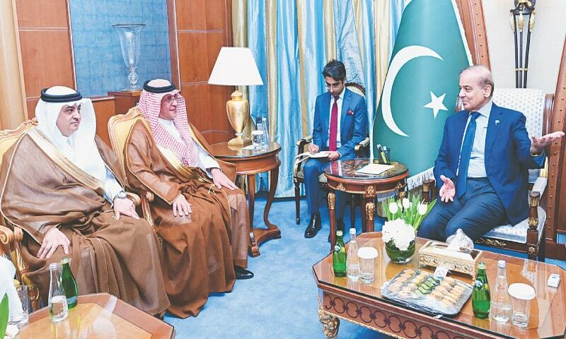 PM arrives in Riyadh for WEF special meeting - Newspaper - DAWN.COM