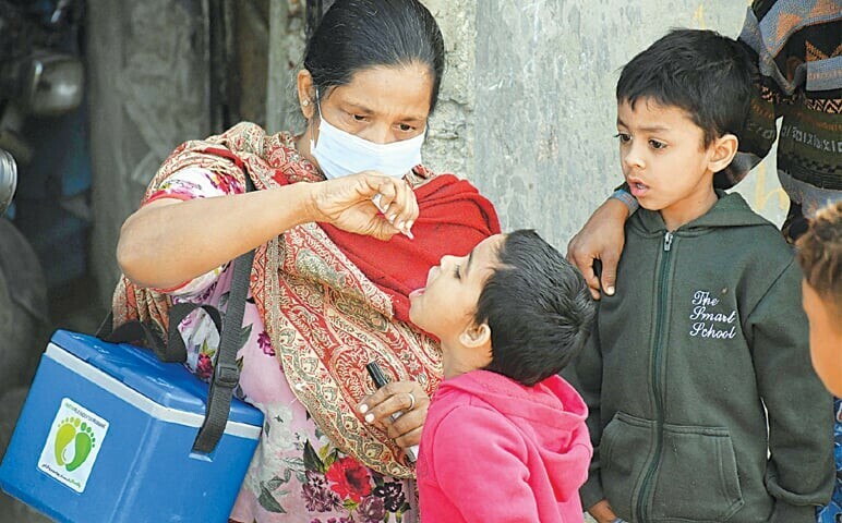 Polio drive kicks off across 66 districts today - Newspaper - DAWN.COM