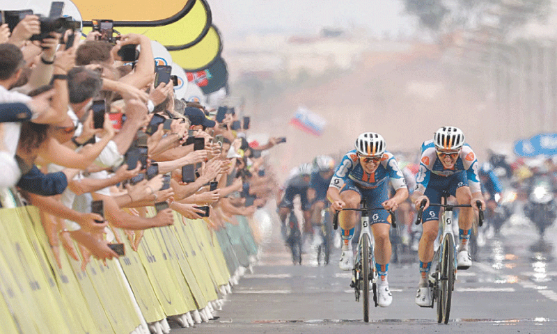 Hamza, Sohail clinch titles at Asian Jr Squash - Newspaper - DAWN.COM