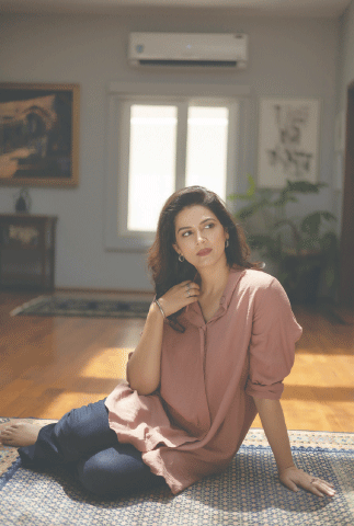 THE ICON INTERVIEW: SAVERA’S ‘PRETTY AWESOME’ LIFE - Newspaper - DAWN.COM