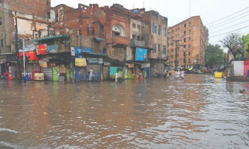 Heavy rainfall turns Lahore weather muggy with rise in humidity ...