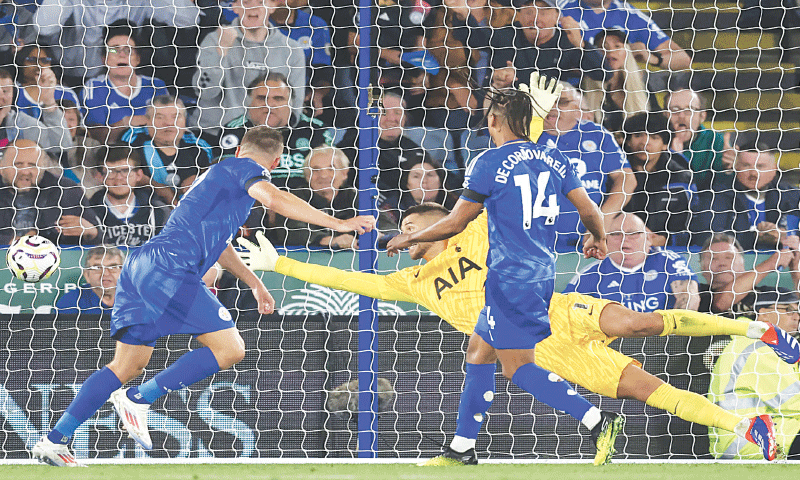 Veteran Vardy earns Leicester point against wasteful Spurs - Newspaper ...