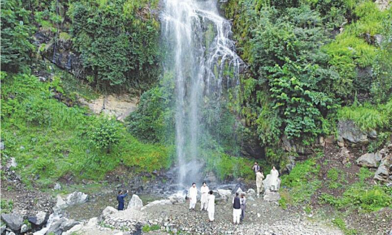 Rain improves flow at Shangla’s Machar waterfall - Newspaper - DAWN.COM
