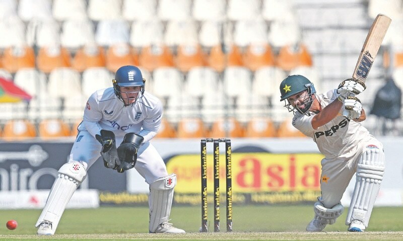 Kamran hits superb ton on debut to defy England - Newspaper - DAWN.COM