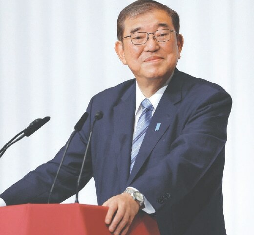 Japan’s PM vows to stay on despite election debacle - World - DAWN.COM