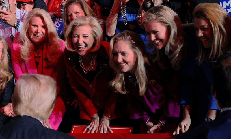 PHOTOS: Memorable moments as supporters meet their candidate on the ...
