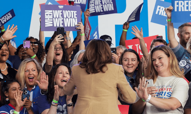 PHOTOS: Memorable moments as supporters meet their candidate on the ...