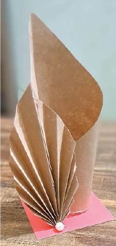 Wonder Craft: Paper petal vase - Newspaper - DAWN.COM