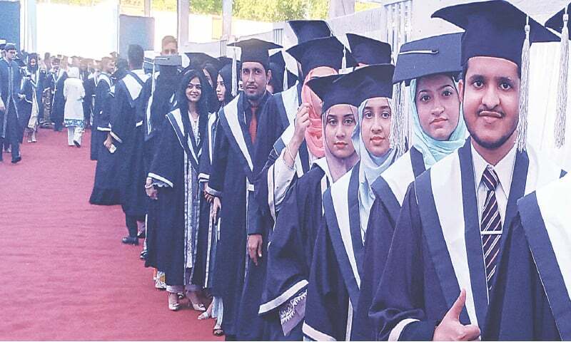 Over 2,500 students awarded degrees in DUHS convocation - Newspaper - DAWN.COM