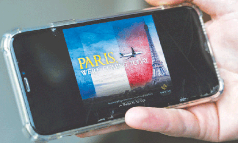 PIA apologises for ‘unfortunate’ Eiffel Tower advert - Newspaper - DAWN.COM