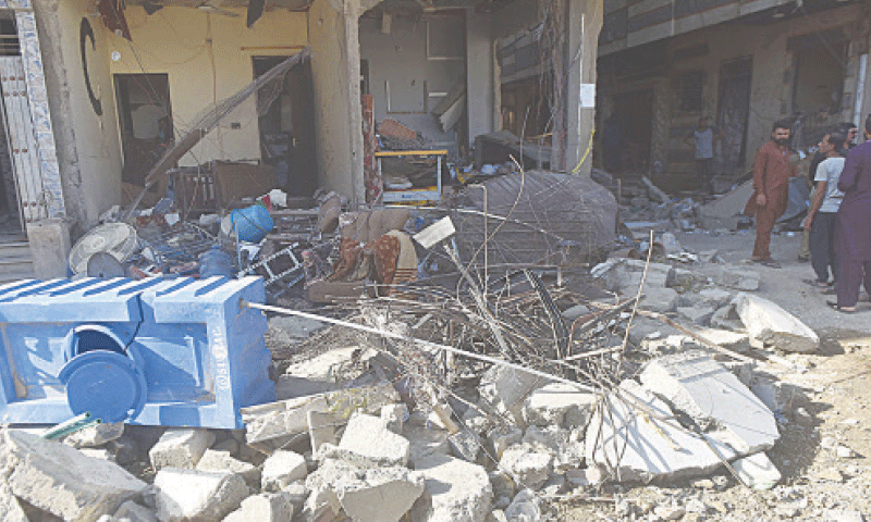 Five of a family suffer burns in gas explosion in Karachi - Pakistan ...