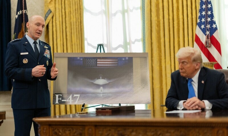 Trump awards next-generation F-47 fighter jet contract to Boeing ...