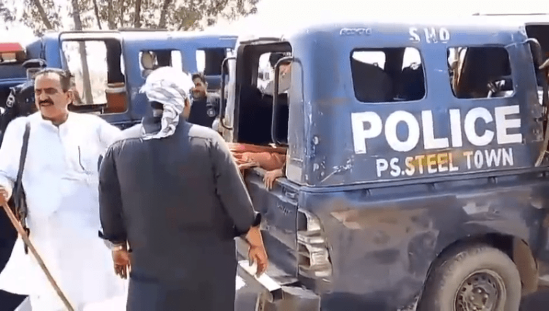 8 wounded as police, protesters clash near Karachi’s Gulshan-i-Hadeed ...