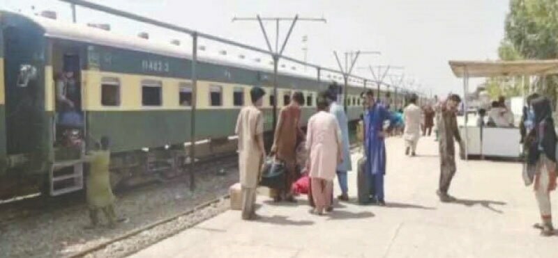 Bolan Mail stopped in Jacobabad over security concerns - Pakistan ...