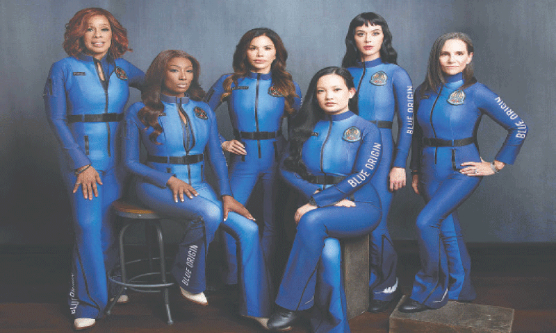 Katy Perry roars into space on all-women flight - Newspaper - DAWN.COM