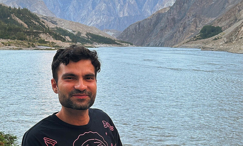 The Season Chaser - People - Aurora