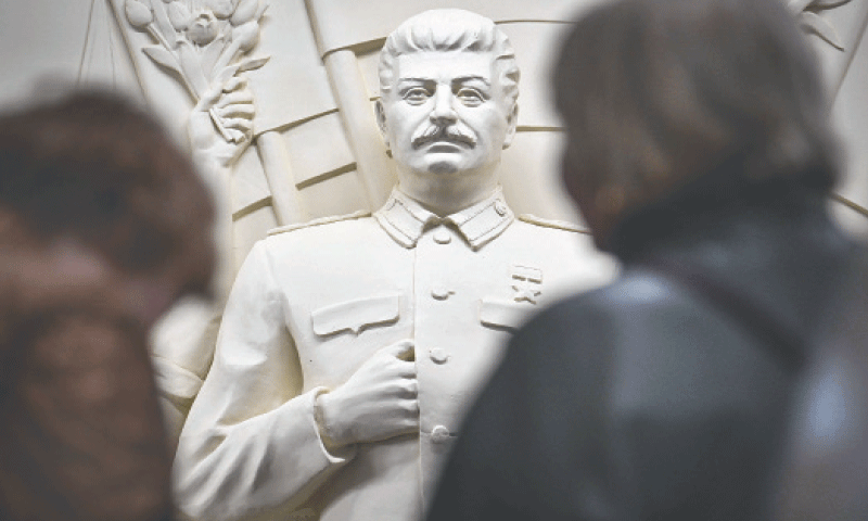 Moscow metro unveils reconstruction of Stalin monument - World - DAWN.COM