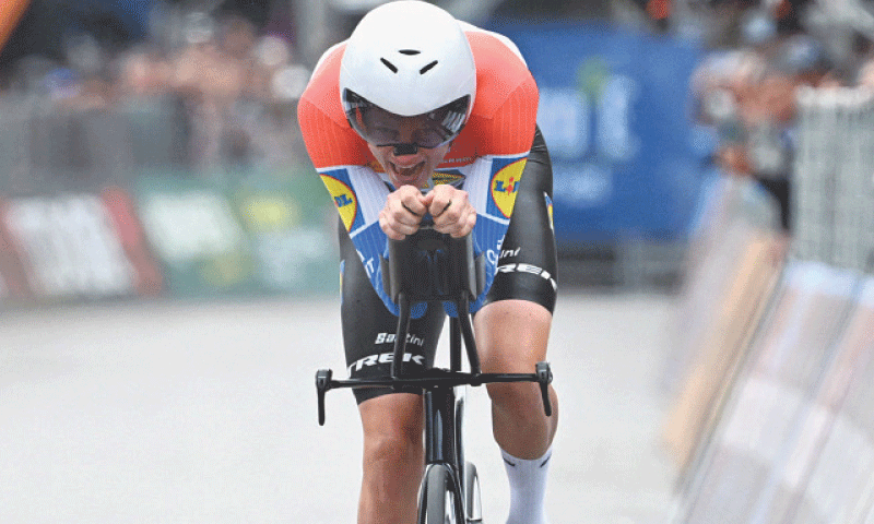 Hoole wins Giro time trial, Ayuso and Roglic close on Del Toro ...
