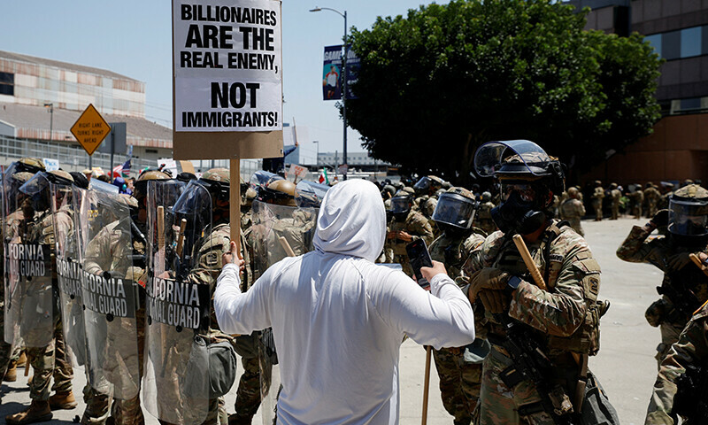 Los Angeles police order immigration protesters downtown to go home ...