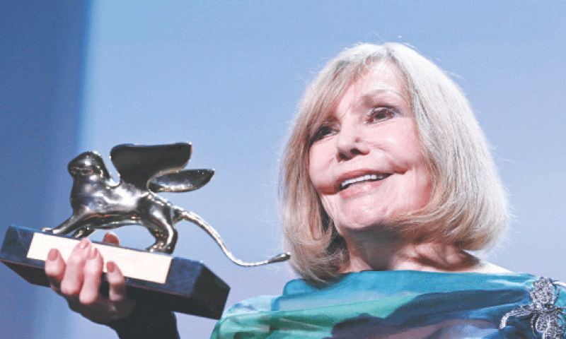 Venice honours Hitchcock heroine Novak with lifetime achievement award ...