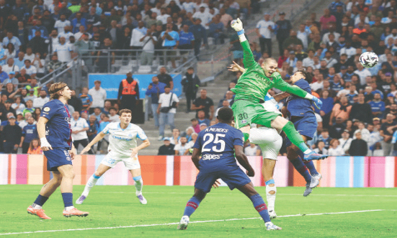 Marseille inflict first defeat of season on PSG - Newspaper - DAWN.COM
