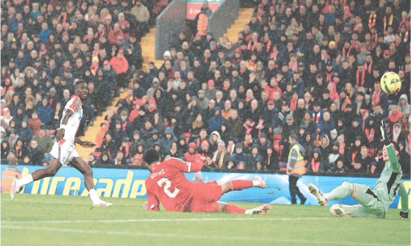 Liverpool crisis mounts after League Cup exit - Newspaper - DAWN.COM