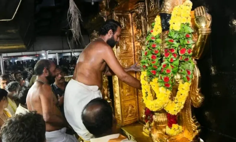 Gold theft scandal hits famous Indian temple - World - DAWN.COM