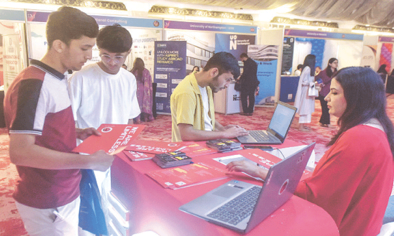 Students flock to 21st Dawn Education Expo for career guidance ...