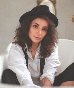 THE ICON INTERVIEW: HOW SARWAT CHANGED HER TRACK - Newspaper - DAWN.COM