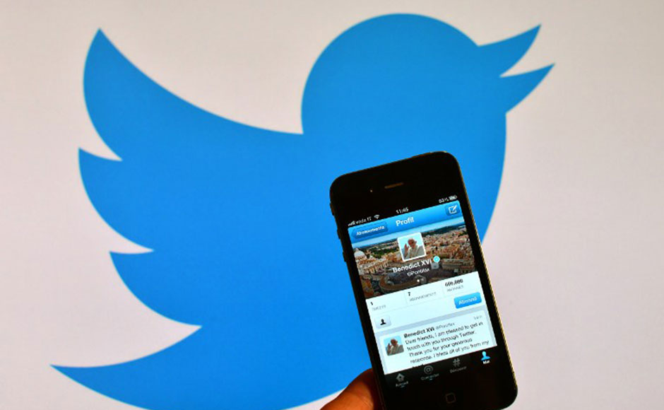 Poll: More US teens turn to Twitter; Facebook old - DAWN.COM