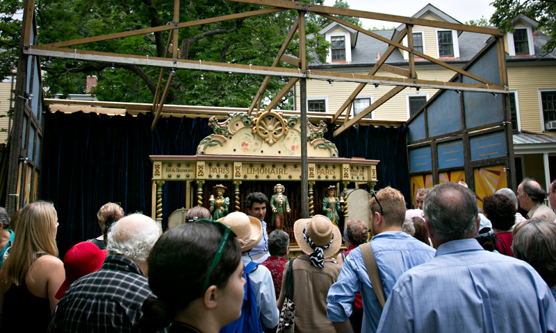 New Yorkers to sample French rides, amusements of old - DAWN.COM