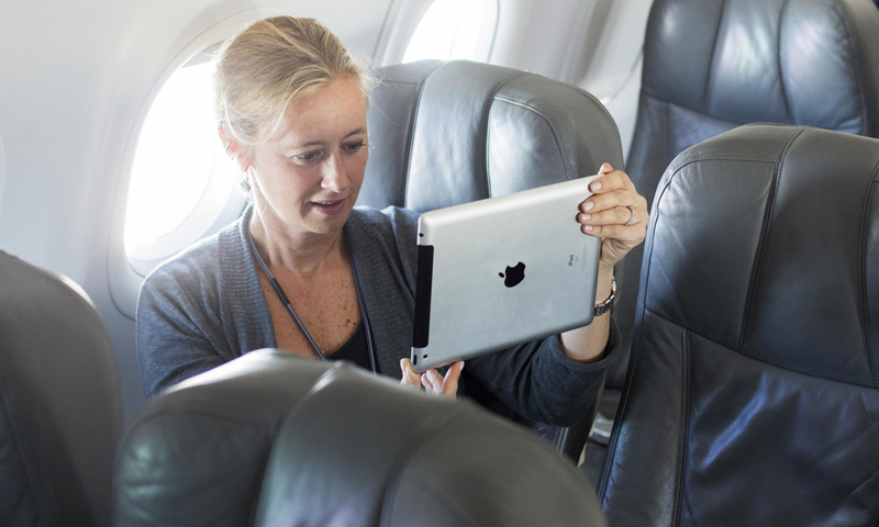 Faster Wi-Fi on flights leads to battle in the sky - DAWN.COM