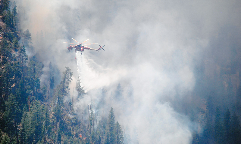 Arizona wildfire: thousands still on alert - Newspaper - DAWN.COM